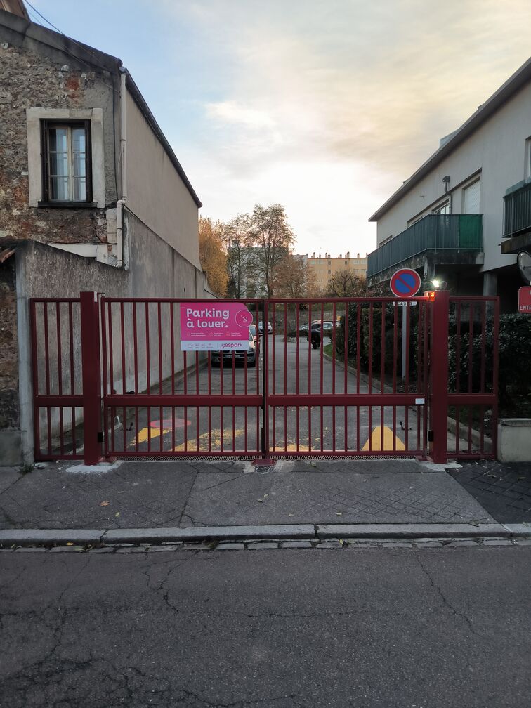 Location parking Stade des Chantiers - rue Racine - Versailles, rue Racine