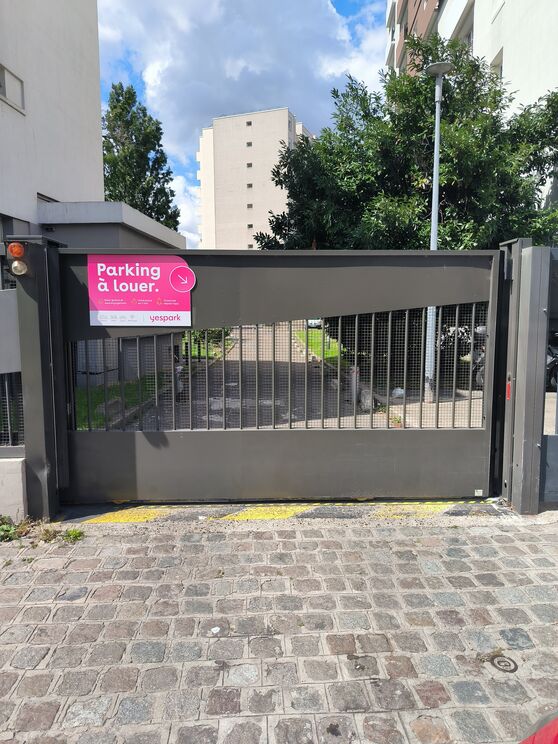 Parking Rue du Président Kennedy à Colombes : réservez et louez votre place